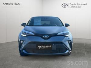 Grey Toyota C-HR 2023 in Riga, with an engine capacity of 1.80 L and mileage of 49 thousand km for 22900 €, photo 6 on AUTOMOTO.COM.LV