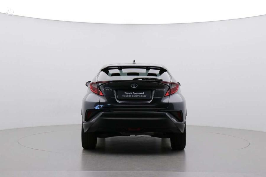 Серый Тойота C-HR 2023 в Вильнюс, объемом двигателя 1.80 л и пробегом 67 тыс. км за 26500 €, фото 6 на AUTOMOTO.COM.LV