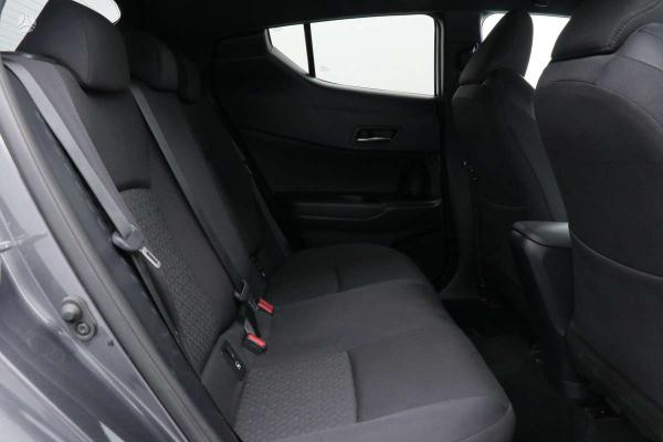 Grey Toyota C-HR 2023 in Vilnius, with an engine capacity of 1.80 L and mileage of 67 thousand km for 26500 €, photo 10 on AUTOMOTO.COM.LV