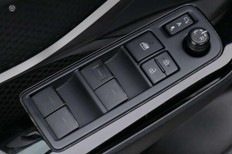 Серый Тойота C-HR 2023 в Вильнюс, объемом двигателя 1.80 л и пробегом 67 тыс. км за 26500 €, фото 26 на AUTOMOTO.COM.LV