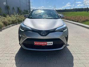 Grey Toyota C-HR 2023 in Vilnius, with an engine capacity of 1.80 L and mileage of 142 thousand km for 19950 €, photo 3 on AUTOMOTO.COM.LV