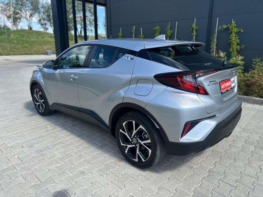 Grey Toyota C-HR 2023 in Vilnius, with an engine capacity of 1.80 L and mileage of 142 thousand km for 19950 €, photo 10 on AUTOMOTO.COM.LV