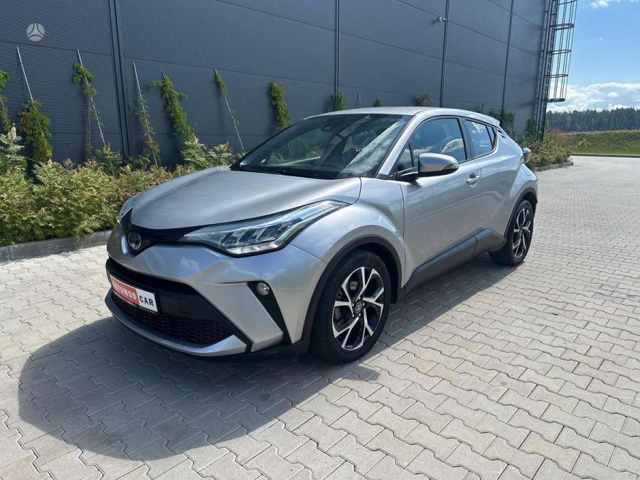 Grey Toyota C-HR 2023 in Vilnius, with an engine capacity of 1.80 L and mileage of 142 thousand km for 19950 €, photo 16 on AUTOMOTO.COM.LV