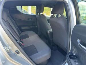 Grey Toyota C-HR 2023 in Vilnius, with an engine capacity of 1.80 L and mileage of 142 thousand km for 19950 €, photo 25 on AUTOMOTO.COM.LV