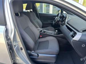 Grey Toyota C-HR 2023 in Vilnius, with an engine capacity of 1.80 L and mileage of 142 thousand km for 19950 €, photo 30 on AUTOMOTO.COM.LV
