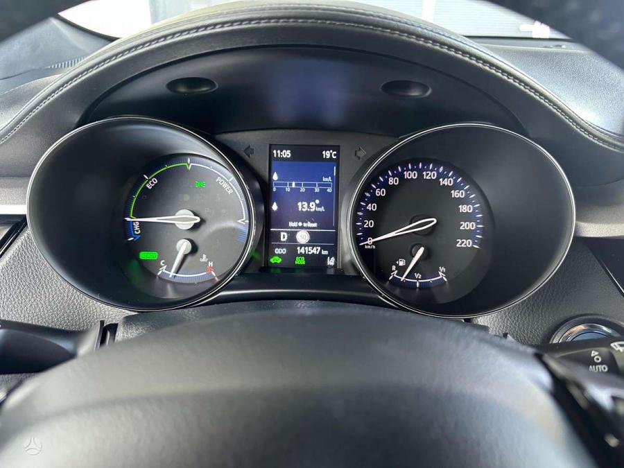 Grey Toyota C-HR 2023 in Vilnius, with an engine capacity of 1.80 L and mileage of 142 thousand km for 19950 €, photo 34 on AUTOMOTO.COM.LV