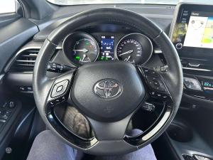 Grey Toyota C-HR 2023 in Vilnius, with an engine capacity of 1.80 L and mileage of 142 thousand km for 19950 €, photo 35 on AUTOMOTO.COM.LV