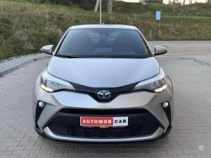 Pelēks Toyota C-HR 2023 Viļņa, ar dzinēja tilpumu 1.80 L un nobraukumu 142 tūkst. km par 19950 €, foto 3 vietnē AUTOMOTO.COM.LV