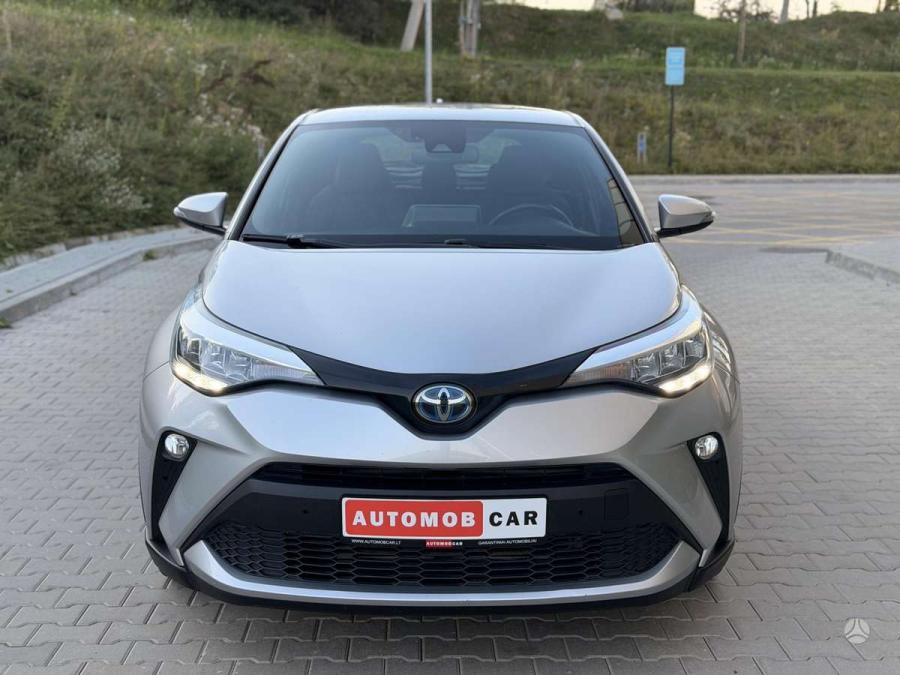 Pelēks Toyota C-HR 2023 Viļņa, ar dzinēja tilpumu 1.80 L un nobraukumu 142 tūkst. km par 19950 €, foto 3 vietnē AUTOMOTO.COM.LV