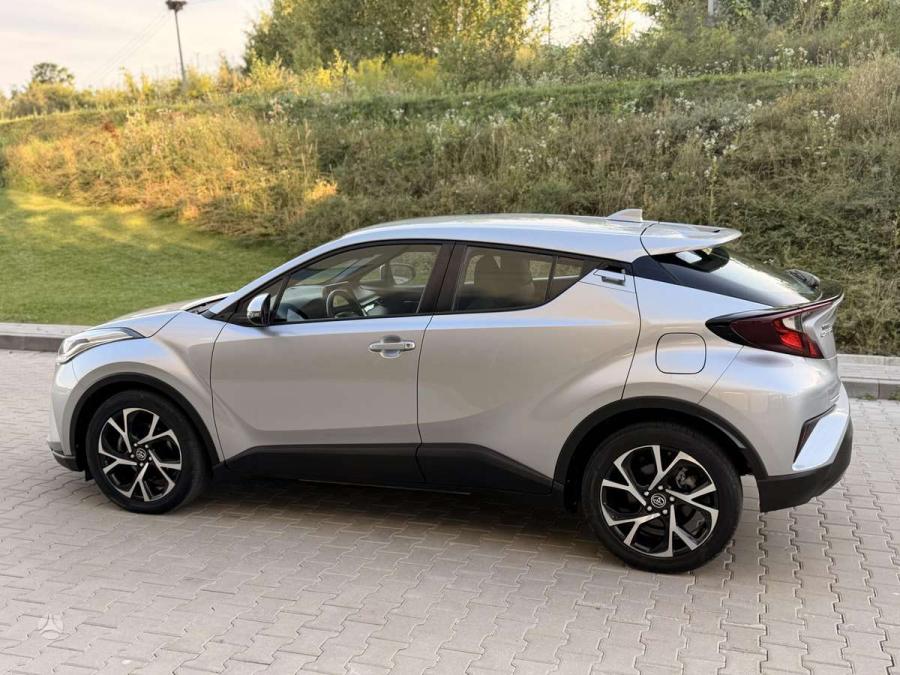 Pelēks Toyota C-HR 2023 Viļņa, ar dzinēja tilpumu 1.80 L un nobraukumu 142 tūkst. km par 19950 €, foto 11 vietnē AUTOMOTO.COM.LV