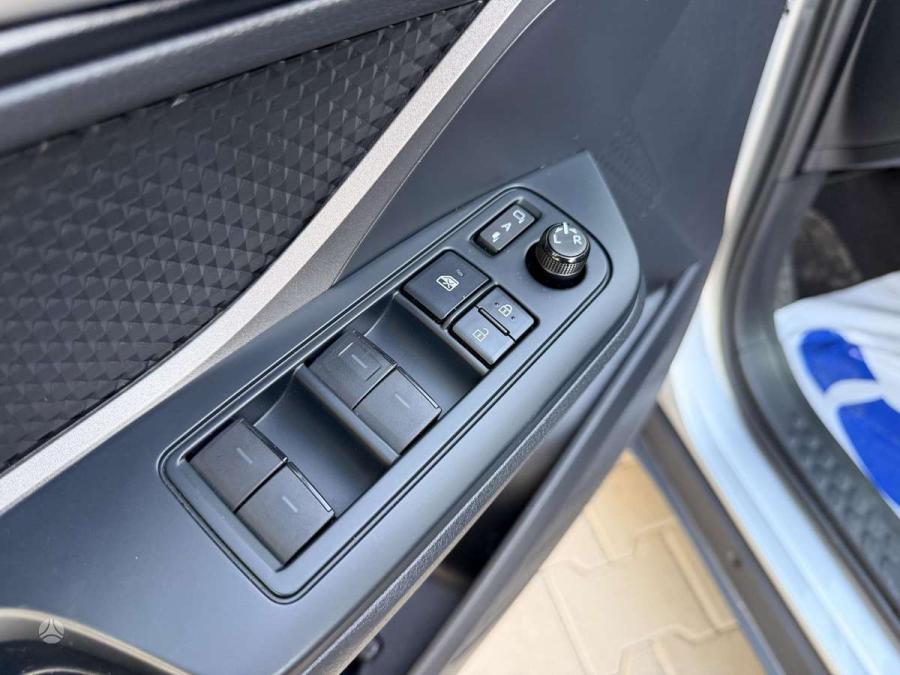 Pelēks Toyota C-HR 2023 Viļņa, ar dzinēja tilpumu 1.80 L un nobraukumu 142 tūkst. km par 19950 €, foto 14 vietnē AUTOMOTO.COM.LV
