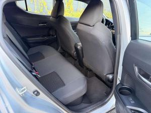 Pelēks Toyota C-HR 2023 Viļņa, ar dzinēja tilpumu 1.80 L un nobraukumu 142 tūkst. km par 19950 €, foto 21 vietnē AUTOMOTO.COM.LV