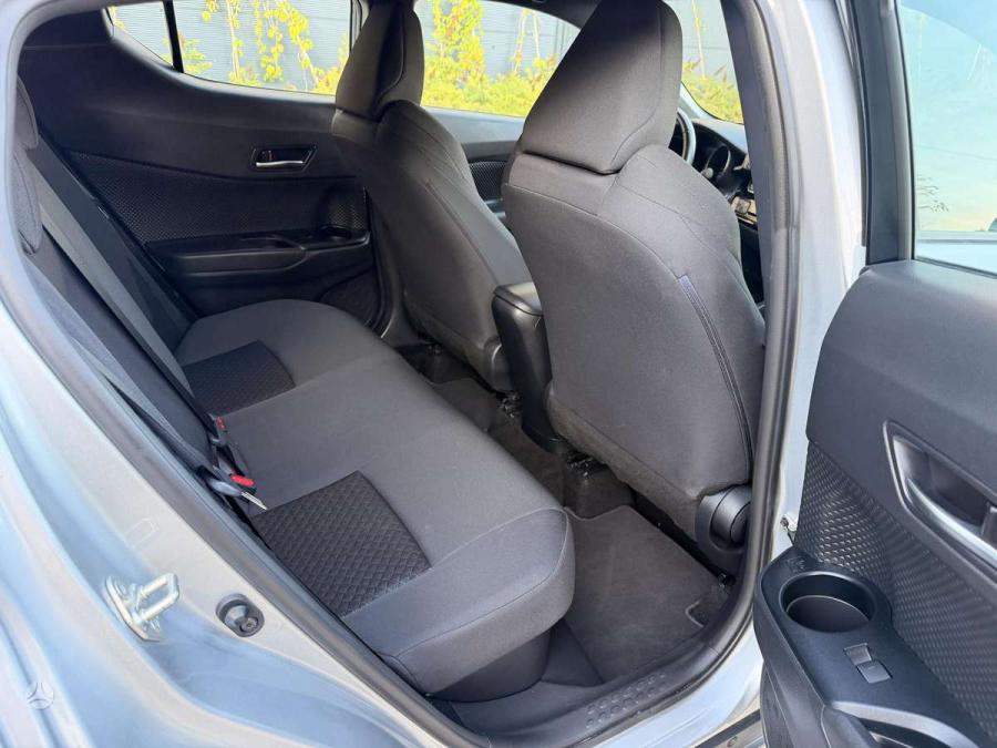 Pelēks Toyota C-HR 2023 Viļņa, ar dzinēja tilpumu 1.80 L un nobraukumu 142 tūkst. km par 19950 €, foto 21 vietnē AUTOMOTO.COM.LV