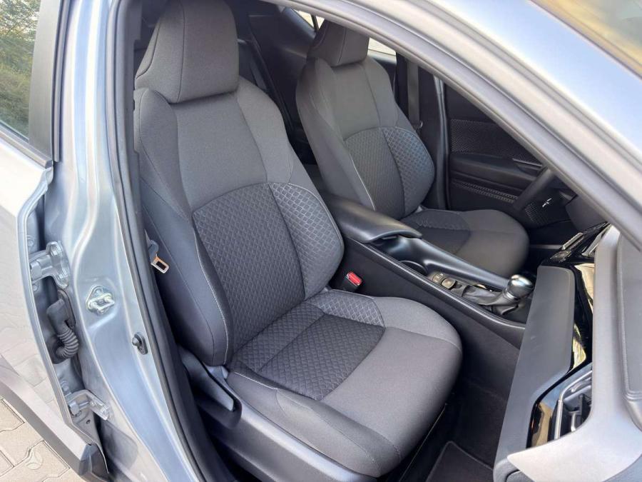 Pelēks Toyota C-HR 2023 Viļņa, ar dzinēja tilpumu 1.80 L un nobraukumu 142 tūkst. km par 19950 €, foto 25 vietnē AUTOMOTO.COM.LV
