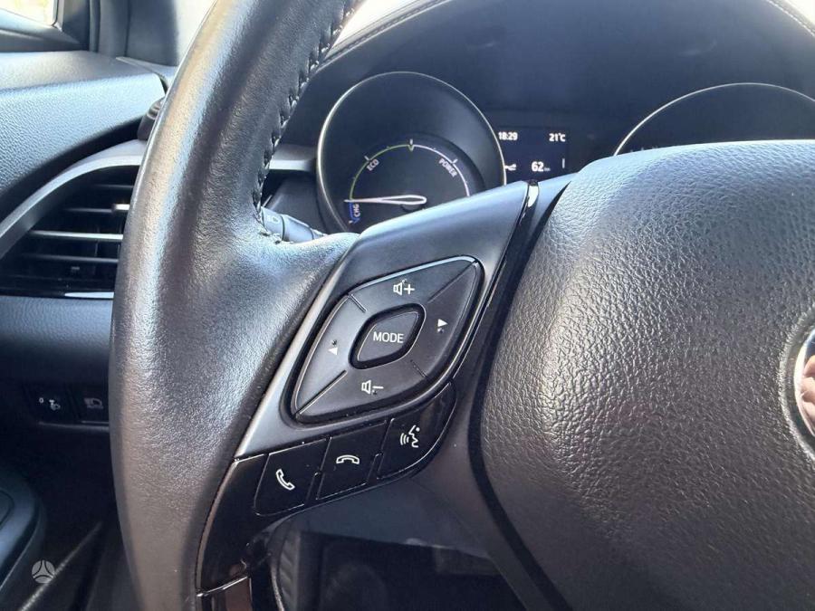 Pelēks Toyota C-HR 2023 Viļņa, ar dzinēja tilpumu 1.80 L un nobraukumu 142 tūkst. km par 19950 €, foto 31 vietnē AUTOMOTO.COM.LV