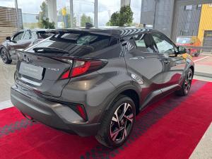 Grey Toyota C-HR 2023 in Siauliai, with an engine capacity of 1.80 L and mileage of 26 thousand km for 23500 €, photo 7 on AUTOMOTO.COM.LV