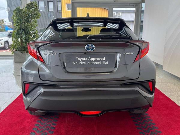 Pelēks Toyota C-HR 2023 Šauļi, ar dzinēja tilpumu 1.80 L un nobraukumu 26 tūkst. km par 23500 €, foto 7 vietnē AUTOMOTO.COM.LV