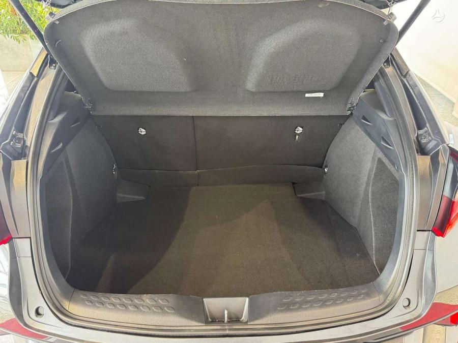 Grey Toyota C-HR 2023 in Siauliai, with an engine capacity of 1.80 L and mileage of 26 thousand km for 23500 €, photo 9 on AUTOMOTO.COM.LV