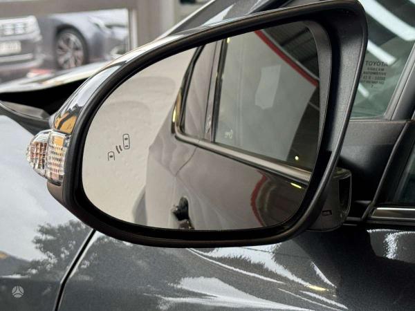 Pelēks Toyota C-HR 2023 Šauļi, ar dzinēja tilpumu 1.80 L un nobraukumu 26 tūkst. km par 23500 €, foto 9 vietnē AUTOMOTO.COM.LV