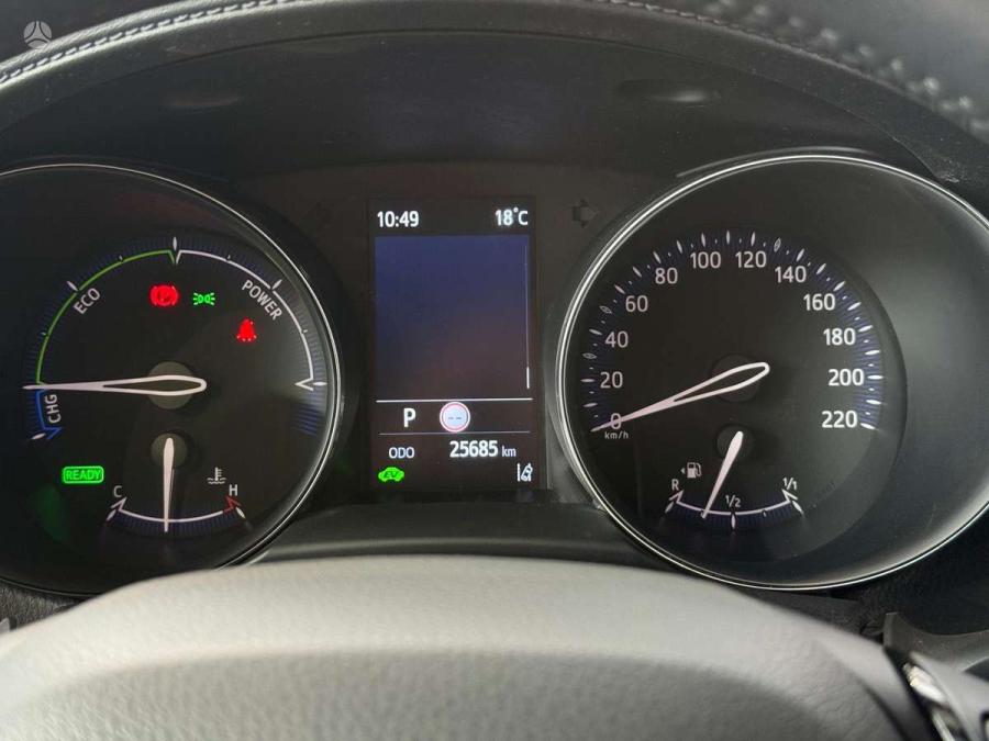 Grey Toyota C-HR 2023 in Siauliai, with an engine capacity of 1.80 L and mileage of 26 thousand km for 23500 €, photo 17 on AUTOMOTO.COM.LV