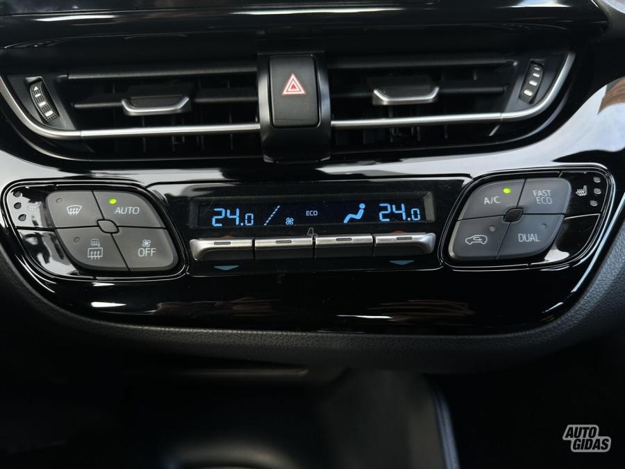 Серый Тойота C-HR 2023 в Авиженяй, объемом двигателя 1.80 л и пробегом 105 тыс. км за 21450 €, фото 20 на AUTOMOTO.COM.LV
