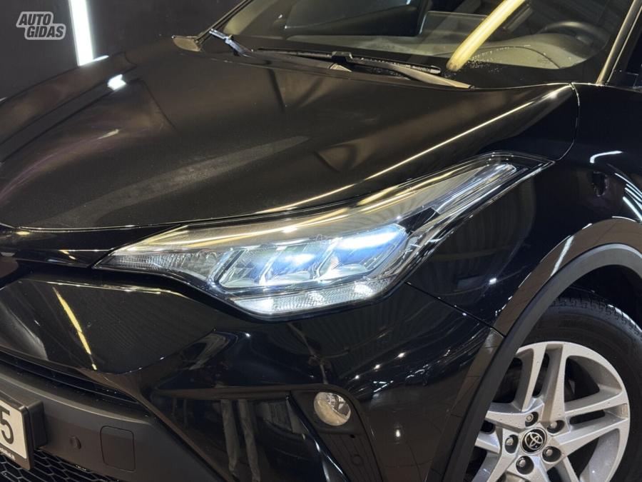 Серый Тойота C-HR 2023 в Авиженяй, объемом двигателя 1.80 л и пробегом 105 тыс. км за 21450 €, фото 28 на AUTOMOTO.COM.LV