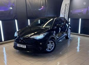 Серый Тойота C-HR 2023 в Вильнюс, объемом двигателя 1.80 л и пробегом 105 тыс. км за 21450 €, фото  на AUTOMOTO.COM.LV