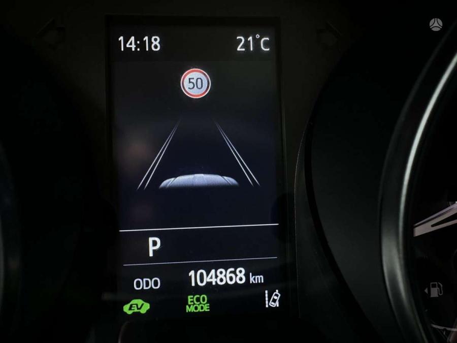 Серый Тойота C-HR 2023 в Вильнюс, объемом двигателя 1.80 л и пробегом 105 тыс. км за 21450 €, фото 8 на AUTOMOTO.COM.LV