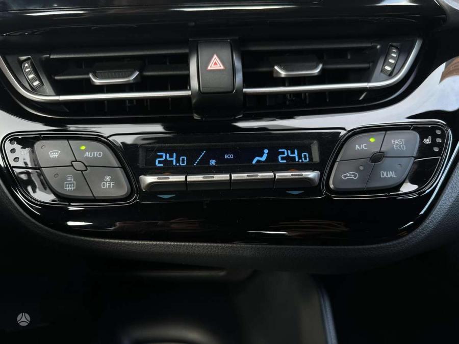 Серый Тойота C-HR 2023 в Вильнюс, объемом двигателя 1.80 л и пробегом 105 тыс. км за 21450 €, фото 20 на AUTOMOTO.COM.LV