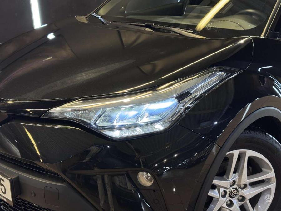 Серый Тойота C-HR 2023 в Вильнюс, объемом двигателя 1.80 л и пробегом 105 тыс. км за 21450 €, фото 28 на AUTOMOTO.COM.LV