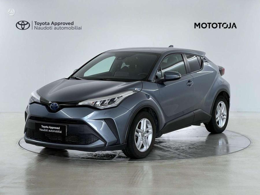 Серый Тойота C-HR 2023 в Вильнюс, объемом двигателя 1.80 л и пробегом 61 тыс. км за 22900 €, фото 1 на AUTOMOTO.COM.LV