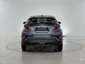 Серый Тойота C-HR 2023 в Вильнюс, объемом двигателя 1.80 л и пробегом 61 тыс. км за 22900 €, фото 5 на AUTOMOTO.COM.LV