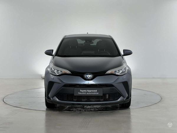 Серый Тойота C-HR 2023 в Вильнюс, объемом двигателя 1.80 л и пробегом 61 тыс. км за 22900 €, фото 6 на AUTOMOTO.COM.LV