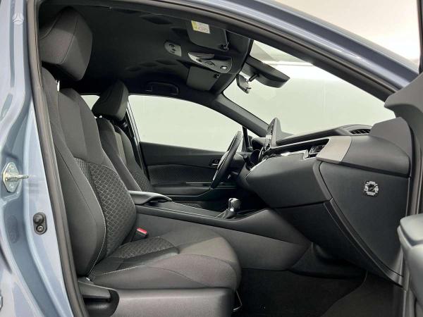 Серый Тойота C-HR 2023 в Вильнюс, объемом двигателя 1.80 л и пробегом 61 тыс. км за 22900 €, фото 7 на AUTOMOTO.COM.LV