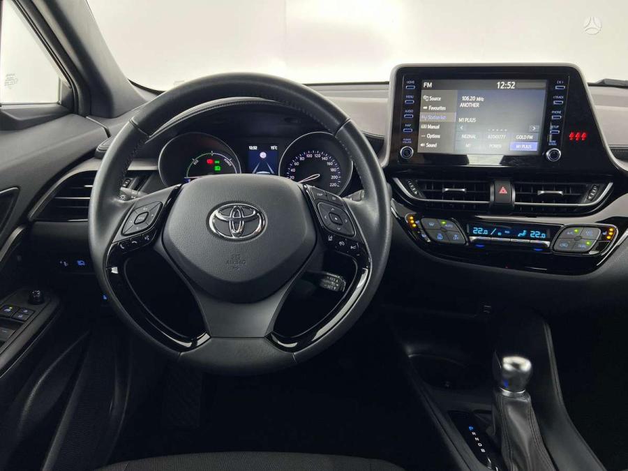Серый Тойота C-HR 2023 в Вильнюс, объемом двигателя 1.80 л и пробегом 61 тыс. км за 22900 €, фото 10 на AUTOMOTO.COM.LV
