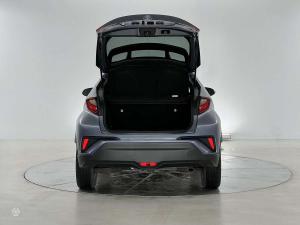 Серый Тойота C-HR 2023 в Вильнюс, объемом двигателя 1.80 л и пробегом 61 тыс. км за 22900 €, фото 11 на AUTOMOTO.COM.LV