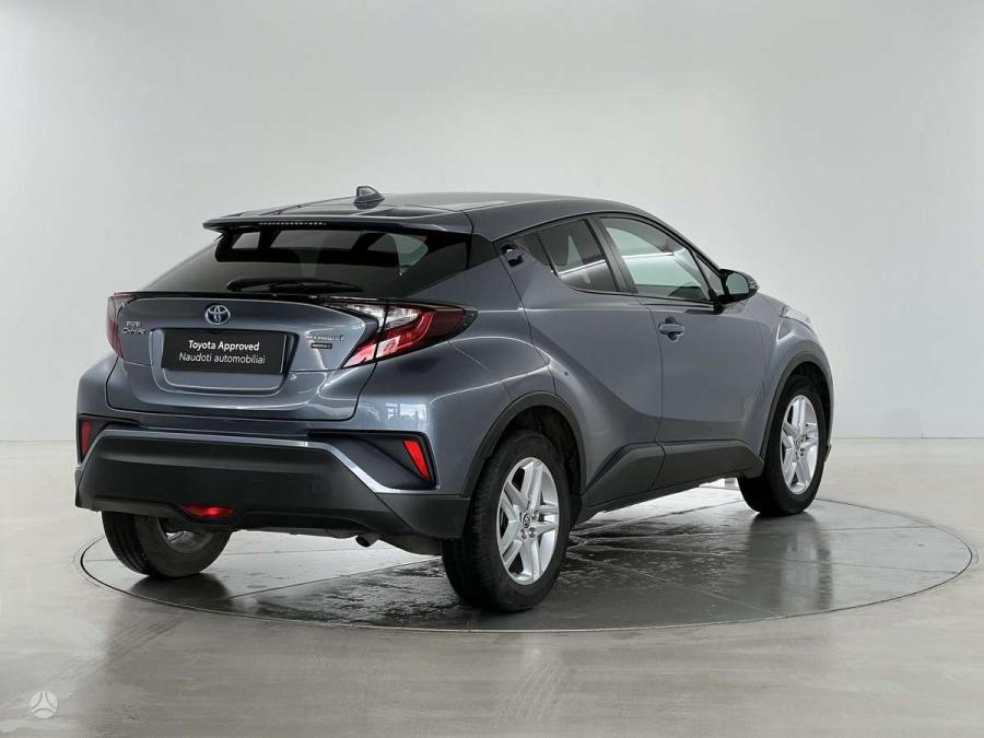 Серый Тойота C-HR 2023 в Вильнюс, объемом двигателя 1.80 л и пробегом 61 тыс. км за 22900 €, фото 20 на AUTOMOTO.COM.LV