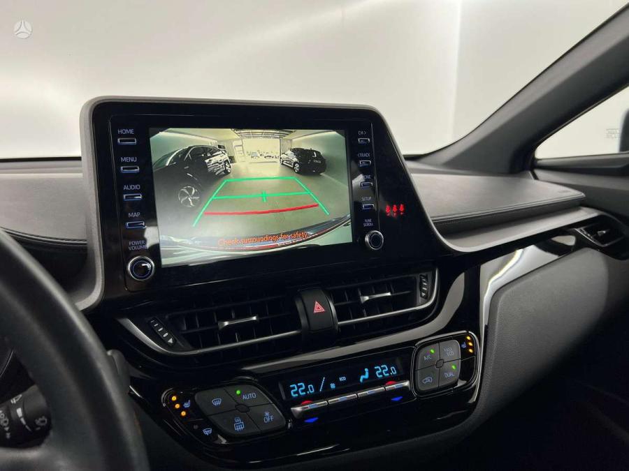 Серый Тойота C-HR 2023 в Вильнюс, объемом двигателя 1.80 л и пробегом 61 тыс. км за 22900 €, фото 22 на AUTOMOTO.COM.LV