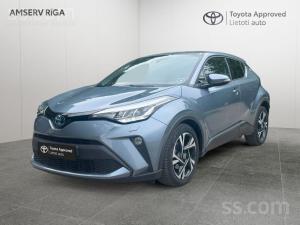 Pelēks Toyota C-HR 2023 Rīga, ar dzinēja tilpumu 1.80 L un nobraukumu 61 tūkst. km par 22900 €, foto  vietnē AUTOMOTO.COM.LV