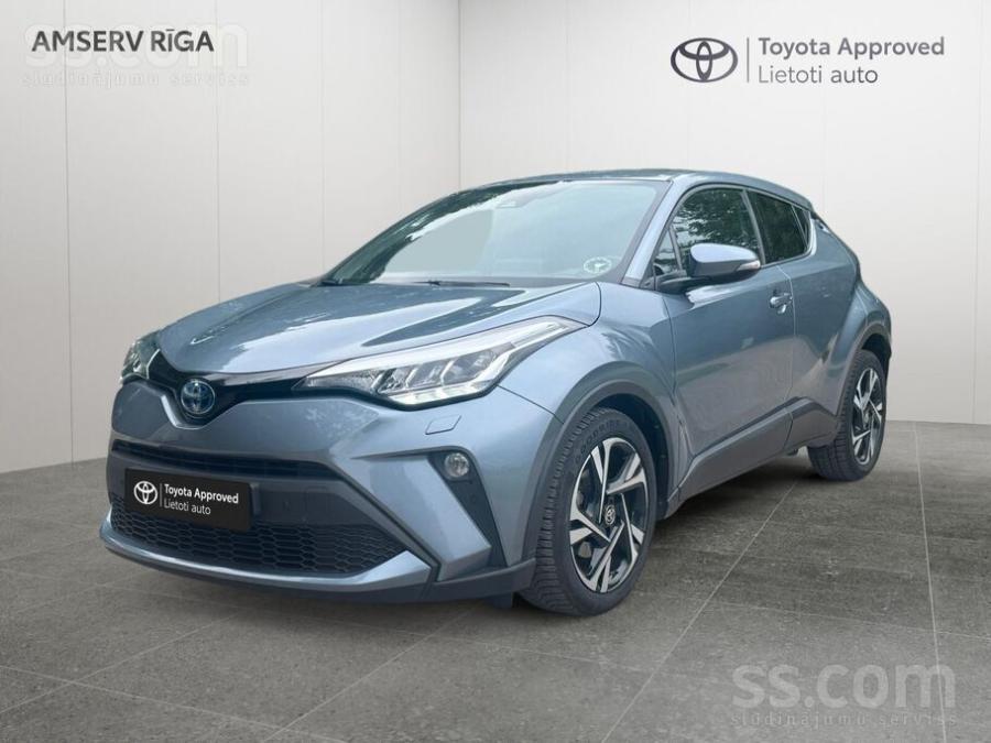 Pelēks Toyota C-HR 2023 Rīga, ar dzinēja tilpumu 1.80 L un nobraukumu 61 tūkst. km par 22900 €, foto 1 vietnē AUTOMOTO.COM.LV