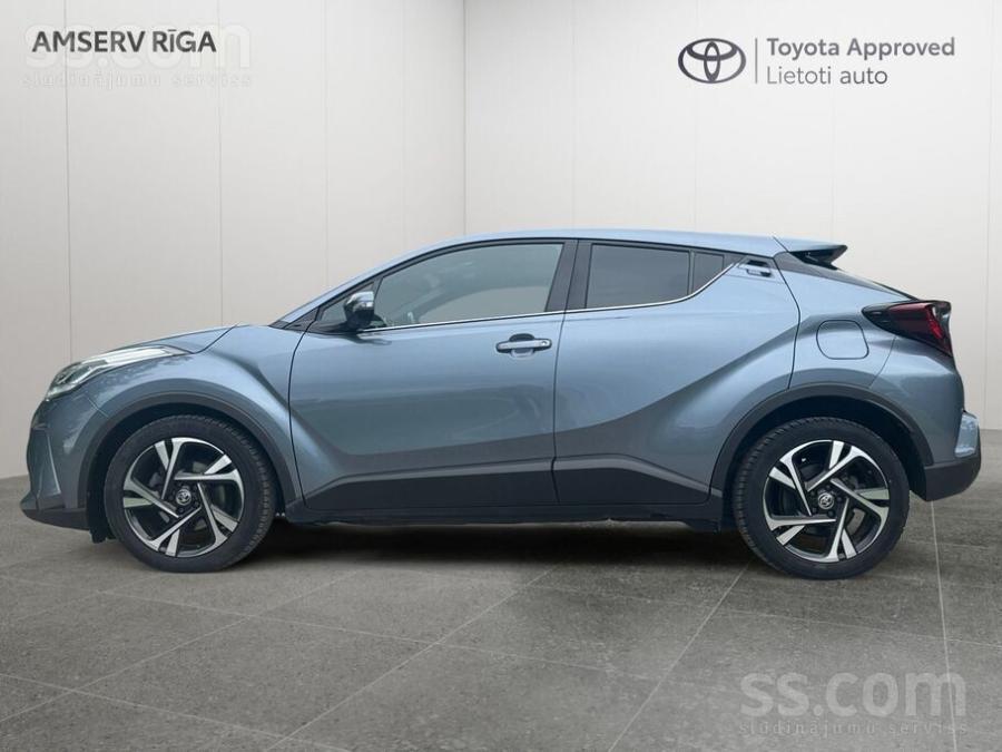 Pelēks Toyota C-HR 2023 Rīga, ar dzinēja tilpumu 1.80 L un nobraukumu 61 tūkst. km par 22900 €, foto 4 vietnē AUTOMOTO.COM.LV