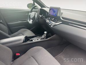 Pelēks Toyota C-HR 2023 Rīga, ar dzinēja tilpumu 1.80 L un nobraukumu 61 tūkst. km par 22900 €, foto 7 vietnē AUTOMOTO.COM.LV