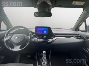 Pelēks Toyota C-HR 2023 Rīga, ar dzinēja tilpumu 1.80 L un nobraukumu 61 tūkst. km par 22900 €, foto 9 vietnē AUTOMOTO.COM.LV