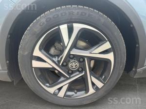 Pelēks Toyota C-HR 2023 Rīga, ar dzinēja tilpumu 1.80 L un nobraukumu 61 tūkst. km par 22900 €, foto 16 vietnē AUTOMOTO.COM.LV