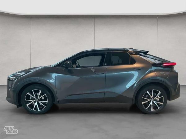 Grey Toyota C-HR 2024 in Kaunas, with an engine capacity of 1.80 L and mileage of 17 thousand km for 31072 €, photo 2 on AUTOMOTO.COM.LV