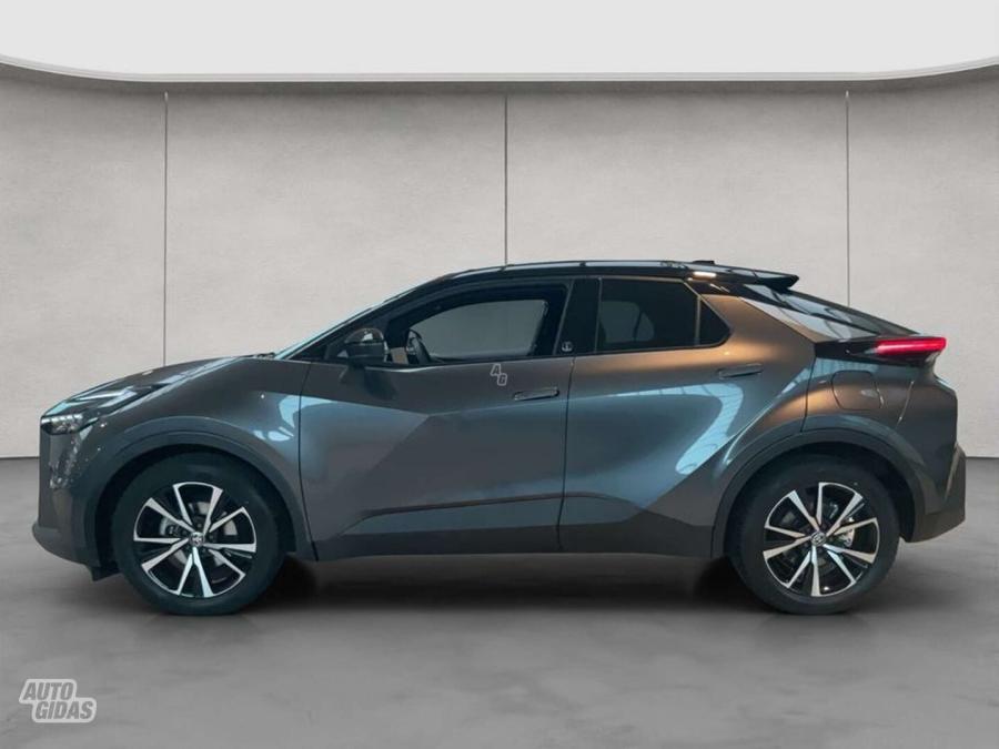 Grey Toyota C-HR 2024 in Kaunas, with an engine capacity of 1.80 L and mileage of 17 thousand km for 31072 €, photo 2 on AUTOMOTO.COM.LV