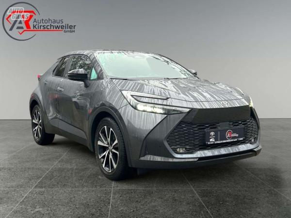 Grey Toyota C-HR 2024 in Kaunas, with an engine capacity of 1.80 L and mileage of 24 thousand km for 30630 €, photo 7 on AUTOMOTO.COM.LV