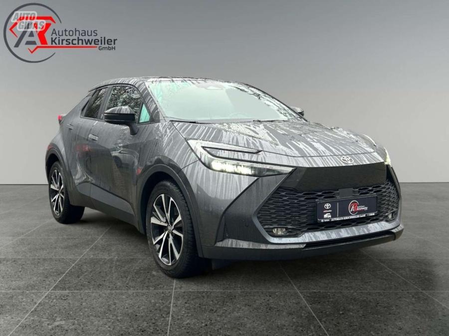 Pelēks Toyota C-HR 2024 Kauņa, ar dzinēja tilpumu 1.80 L un nobraukumu 24 tūkst. km par 30630 €, foto 7 vietnē AUTOMOTO.COM.LV