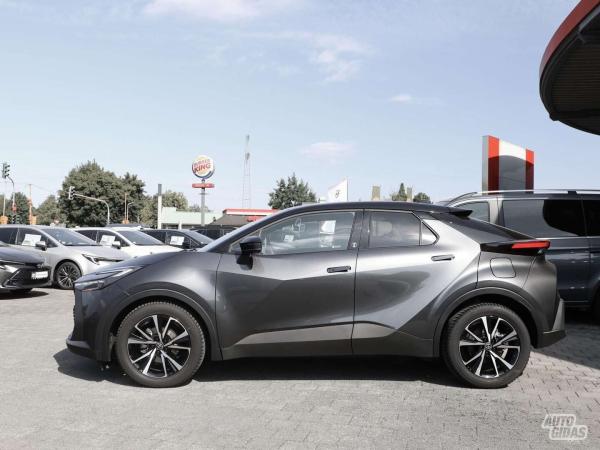 Grey Toyota C-HR 2024 in Kaunas, with an engine capacity of 1.80 L and mileage of 11 thousand km for 31133 €, photo 3 on AUTOMOTO.COM.LV