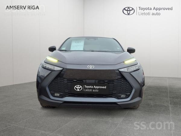 Grey Toyota C-HR 2024 in Riga, with an engine capacity of 1.80 L and mileage of 33 thousand km for 27900 €, photo 5 on AUTOMOTO.COM.LV
